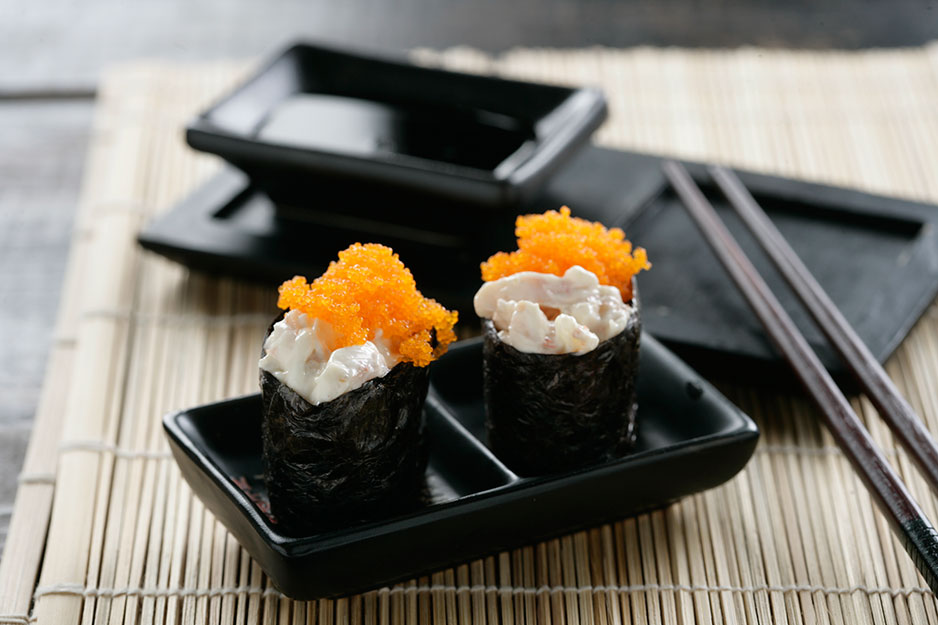 Gunkan sushi de gambas y huevas tobiko - Tilda